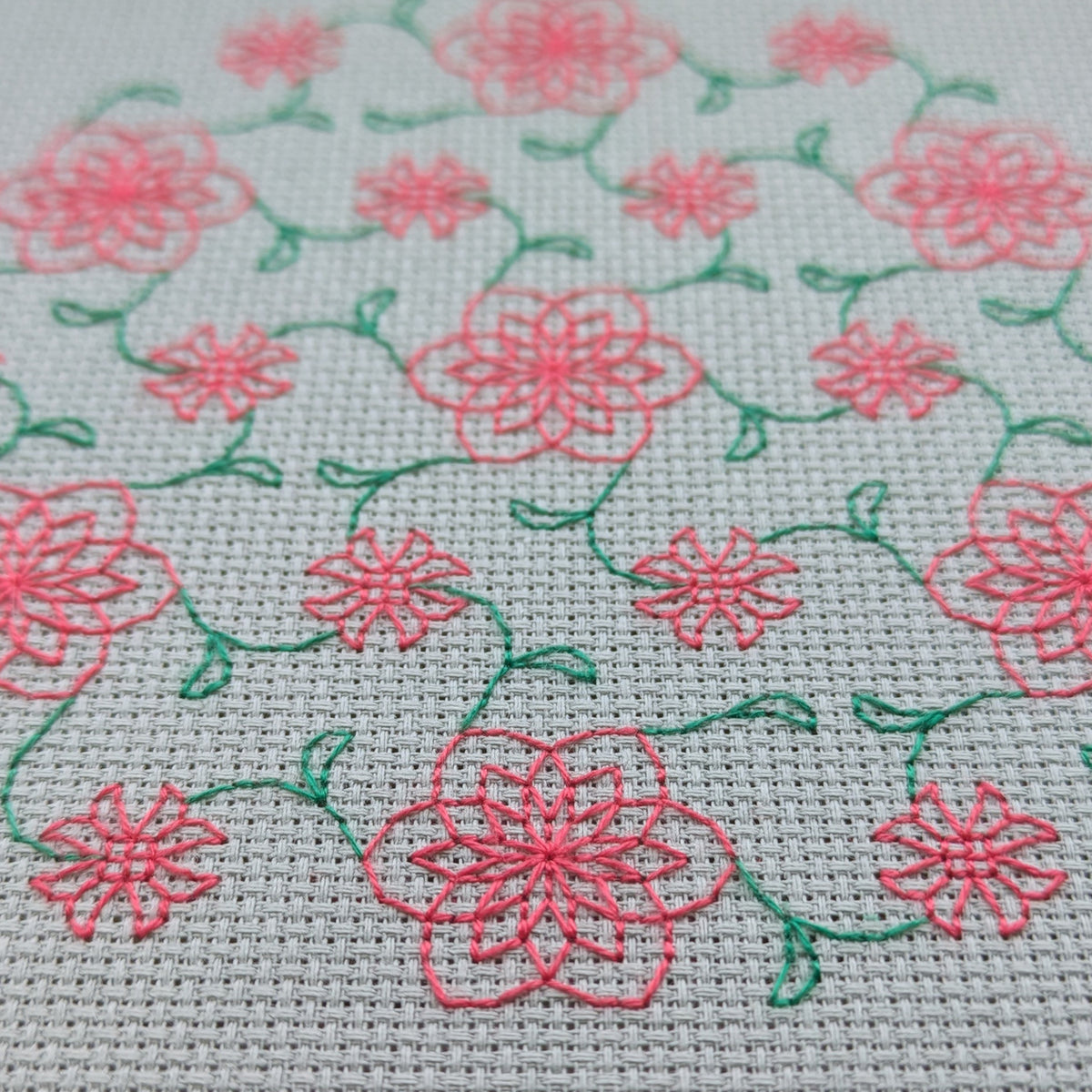 Blackwork embroidery all over flowers free blackwork embroidery chart ...