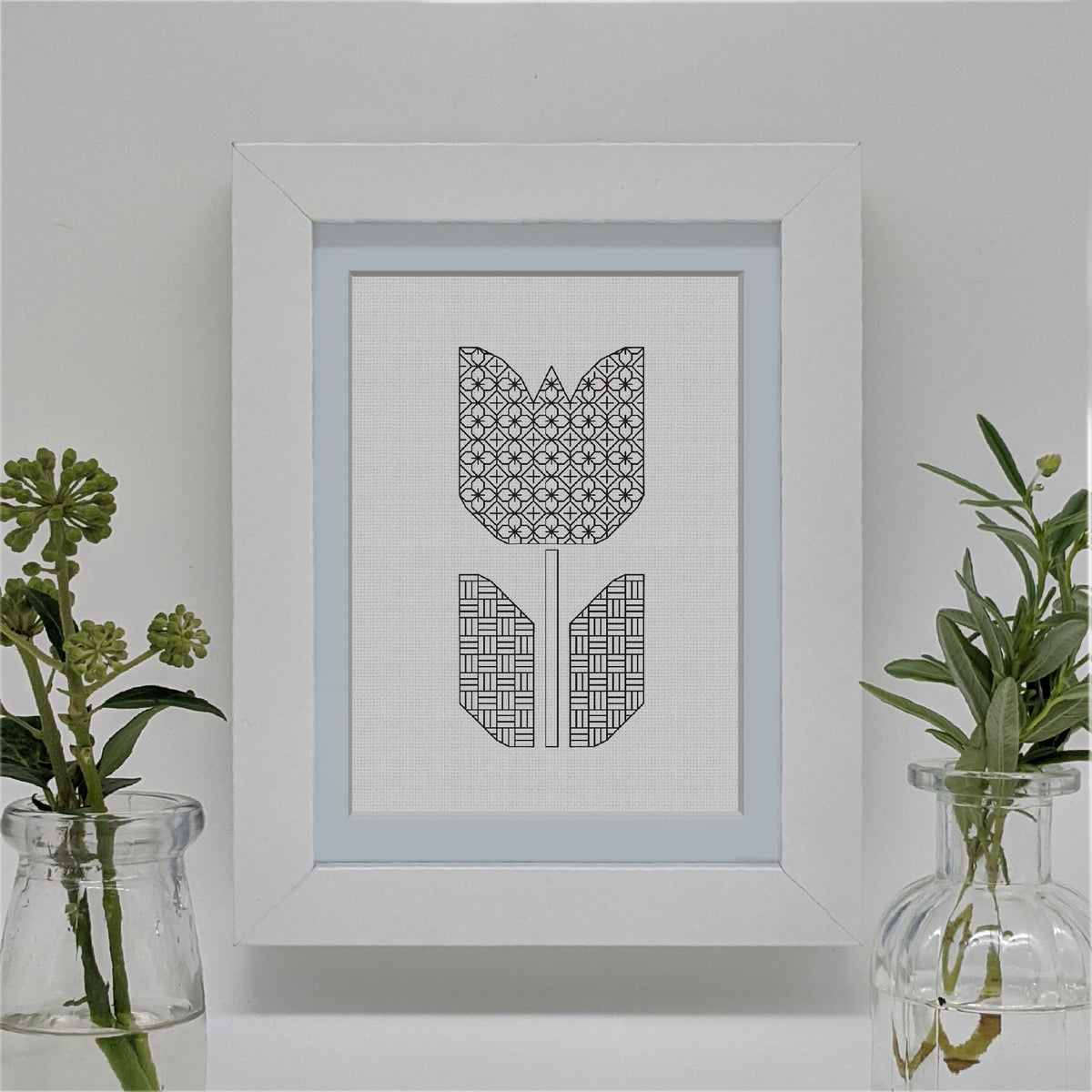 Blackwork embroidery Folk flower freebie – The Steady Thread